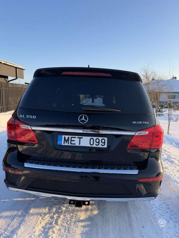 Melns Mercedes-Benz GL 350 2013 Alīta, ar dzinēja tilpumu 3.00 L un nobraukumu 254 tūkst. km par 20300 €, foto 4 vietnē AUTOMOTO.COM.LV
