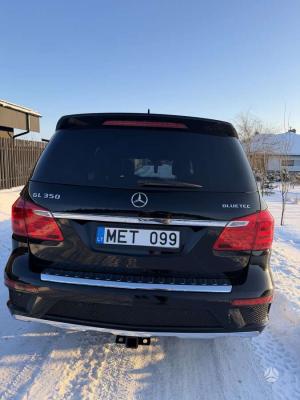 Melns Mercedes-Benz GL 350 2013 Alīta, ar dzinēja tilpumu 3.00 L un nobraukumu 254 tūkst. km par 20300 €, foto 4 vietnē AUTOMOTO.COM.LV