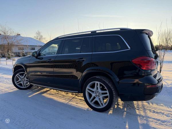 Melns Mercedes-Benz GL 350 2013 Alīta, ar dzinēja tilpumu 3.00 L un nobraukumu 254 tūkst. km par 20300 €, foto 5 vietnē AUTOMOTO.COM.LV