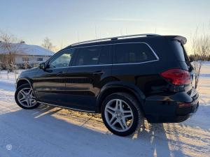 Melns Mercedes-Benz GL 350 2013 Alīta, ar dzinēja tilpumu 3.00 L un nobraukumu 254 tūkst. km par 20300 €, foto 5 vietnē AUTOMOTO.COM.LV