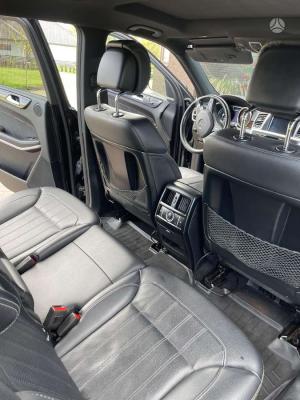 Melns Mercedes-Benz GL 350 2013 Alīta, ar dzinēja tilpumu 3.00 L un nobraukumu 254 tūkst. km par 20300 €, foto 12 vietnē AUTOMOTO.COM.LV