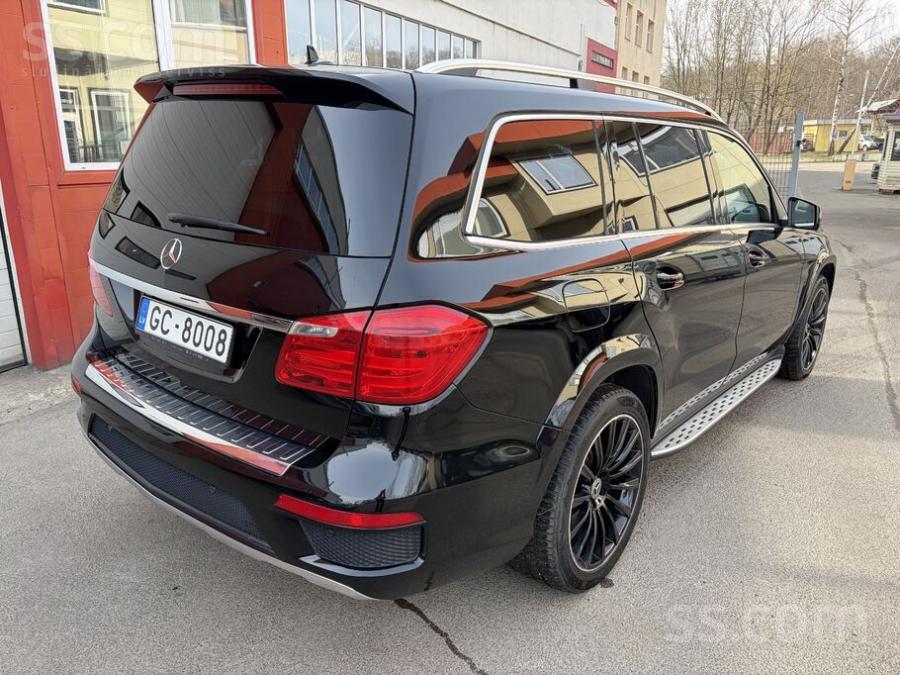 Melns Mercedes-Benz GL 350 2013 Rīga, ar dzinēja tilpumu 3.00 L un nobraukumu 232 tūkst. km par 21800 €, foto 3 vietnē AUTOMOTO.COM.LV