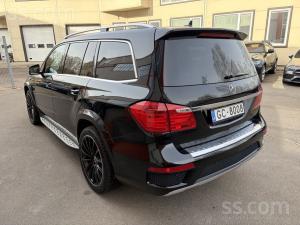 Melns Mercedes-Benz GL 350 2013 Rīga, ar dzinēja tilpumu 3.00 L un nobraukumu 232 tūkst. km par 21800 €, foto 4 vietnē AUTOMOTO.COM.LV
