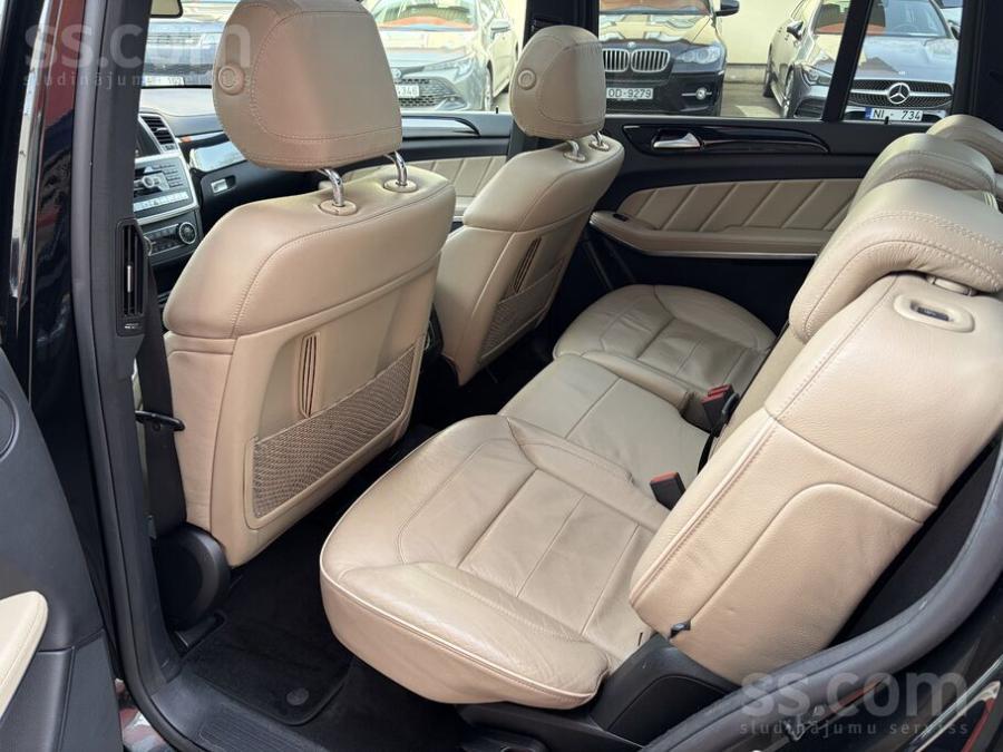 Melns Mercedes-Benz GL 350 2013 Rīga, ar dzinēja tilpumu 3.00 L un nobraukumu 232 tūkst. km par 21800 €, foto 7 vietnē AUTOMOTO.COM.LV