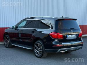 Black Mercedes-Benz GL 350 2013 in Riga, with an engine capacity of 3.00 L and mileage of 0 thousand km for 17990 €, photo 5 on AUTOMOTO.COM.LV