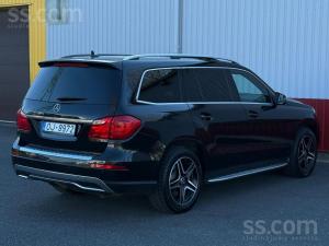 Black Mercedes-Benz GL 350 2013 in Riga, with an engine capacity of 3.00 L and mileage of 0 thousand km for 17990 €, photo 6 on AUTOMOTO.COM.LV