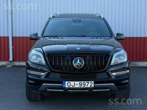 Black Mercedes-Benz GL 350 2013 in Riga, with an engine capacity of 3.00 L and mileage of 0 thousand km for 17990 €, photo 7 on AUTOMOTO.COM.LV