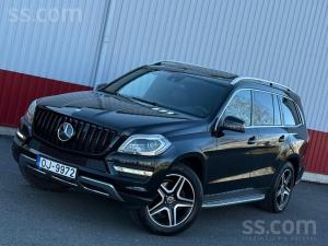 Black Mercedes-Benz GL 350 2013 in Riga, with an engine capacity of 3.00 L and mileage of 0 thousand km for 17990 €, photo 9 on AUTOMOTO.COM.LV