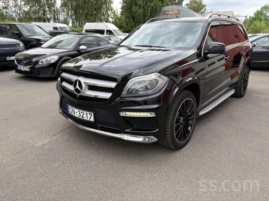 Melns Mercedes-Benz GL 350 2013 Rīga, ar dzinēja tilpumu 3.00 L un nobraukumu 232 tūkst. km par 19600 €, foto 1 vietnē AUTOMOTO.COM.LV