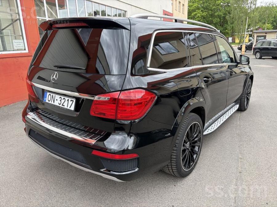 Melns Mercedes-Benz GL 350 2013 Rīga, ar dzinēja tilpumu 3.00 L un nobraukumu 232 tūkst. km par 19600 €, foto 4 vietnē AUTOMOTO.COM.LV