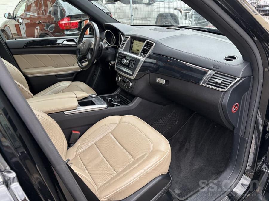 Melns Mercedes-Benz GL 350 2013 Rīga, ar dzinēja tilpumu 3.00 L un nobraukumu 232 tūkst. km par 19600 €, foto 10 vietnē AUTOMOTO.COM.LV