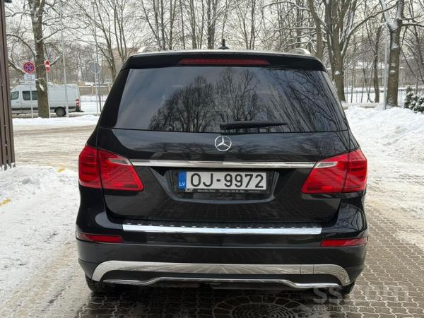 Черный Мерседес ГЛ 350 2013 в Рига, объемом двигателя 3.00 л и пробегом 0 тыс. км за 18990 €, фото 9 на AUTOMOTO.COM.LV