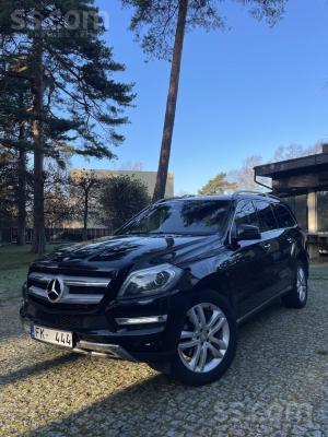 Black Mercedes-Benz GL 350 2013 in Riga, with an engine capacity of 3.00 L and mileage of 299 thousand km for 18250 €, photo  on AUTOMOTO.COM.LV