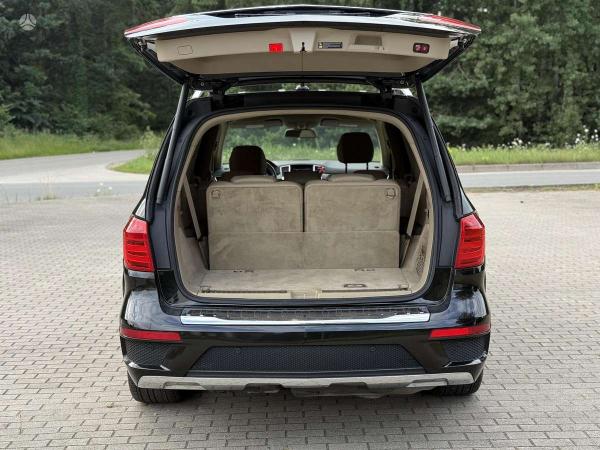 Melns Mercedes-Benz GL 350 2013 Kauņa, ar dzinēja tilpumu 3.00 L un nobraukumu 259 tūkst. km par 18500 €, foto 10 vietnē AUTOMOTO.COM.LV