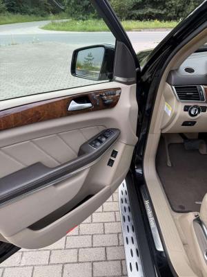 Melns Mercedes-Benz GL 350 2013 Kauņa, ar dzinēja tilpumu 3.00 L un nobraukumu 259 tūkst. km par 18500 €, foto 13 vietnē AUTOMOTO.COM.LV