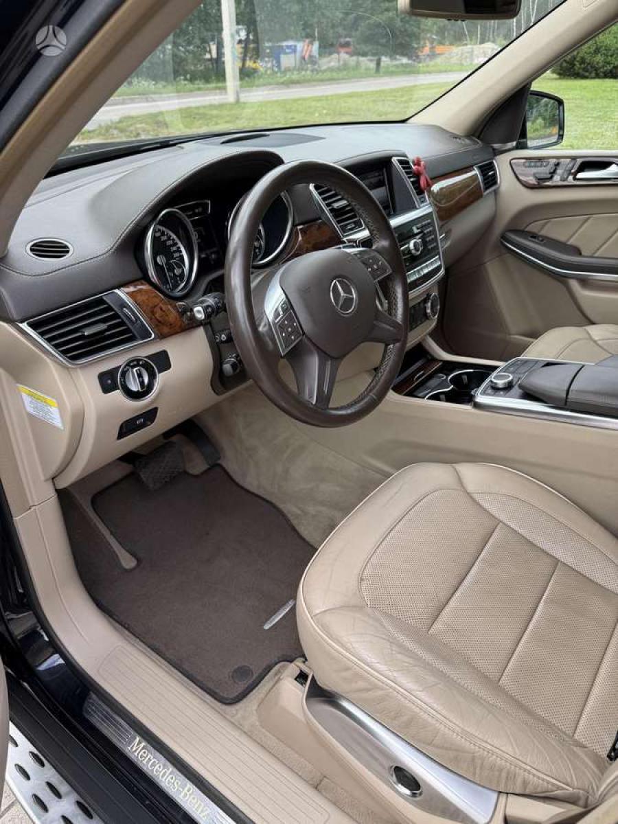 Melns Mercedes-Benz GL 350 2013 Kauņa, ar dzinēja tilpumu 3.00 L un nobraukumu 259 tūkst. km par 18500 €, foto 14 vietnē AUTOMOTO.COM.LV