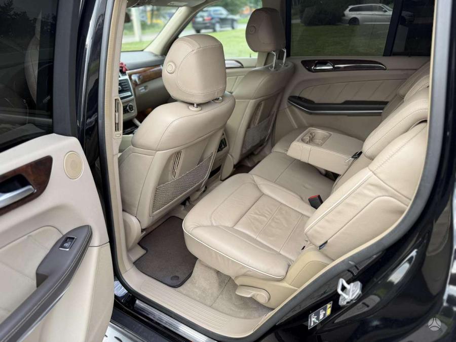 Melns Mercedes-Benz GL 350 2013 Kauņa, ar dzinēja tilpumu 3.00 L un nobraukumu 259 tūkst. km par 18500 €, foto 15 vietnē AUTOMOTO.COM.LV