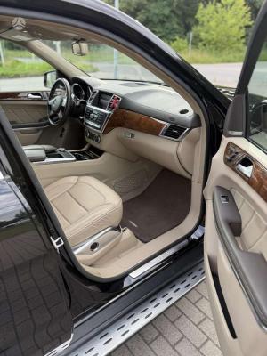 Melns Mercedes-Benz GL 350 2013 Kauņa, ar dzinēja tilpumu 3.00 L un nobraukumu 259 tūkst. km par 18500 €, foto 16 vietnē AUTOMOTO.COM.LV