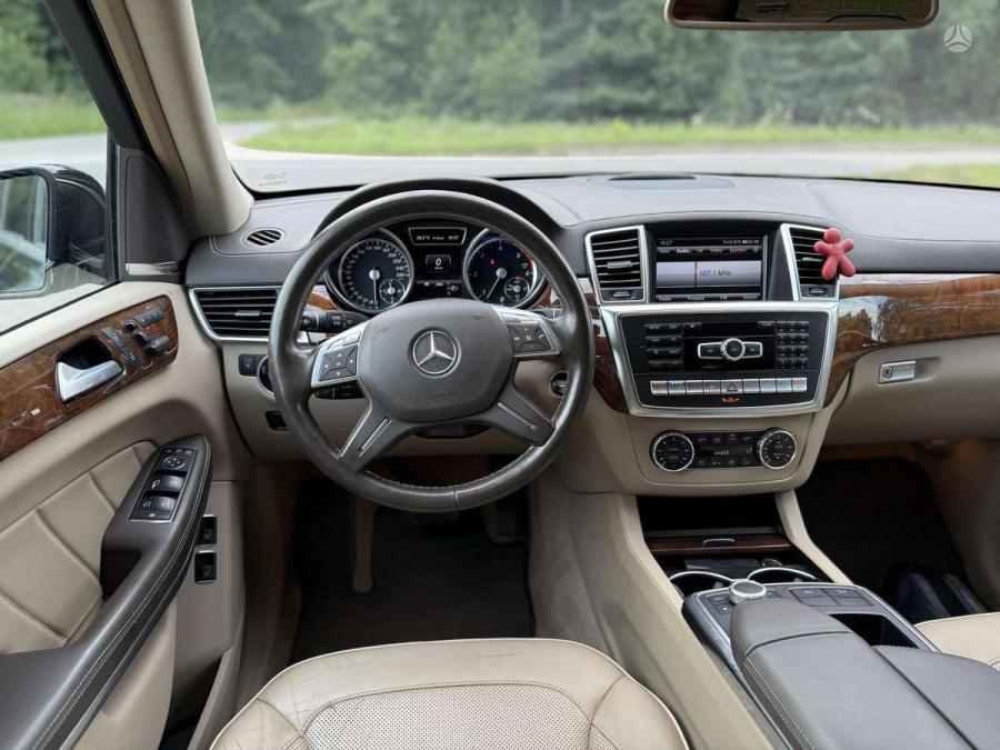 Melns Mercedes-Benz GL 350 2013 Kauņa, ar dzinēja tilpumu 3.00 L un nobraukumu 259 tūkst. km par 18500 €, foto 17 vietnē AUTOMOTO.COM.LV