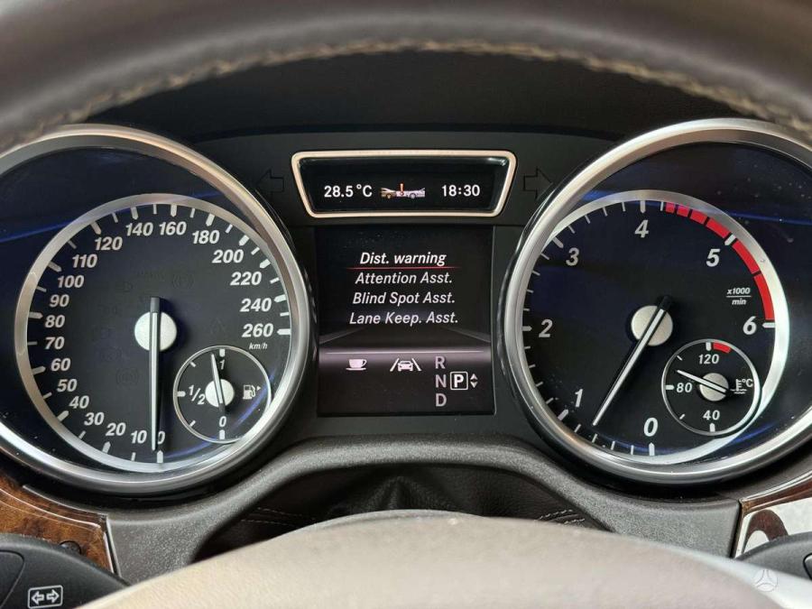 Melns Mercedes-Benz GL 350 2013 Kauņa, ar dzinēja tilpumu 3.00 L un nobraukumu 259 tūkst. km par 18500 €, foto 19 vietnē AUTOMOTO.COM.LV
