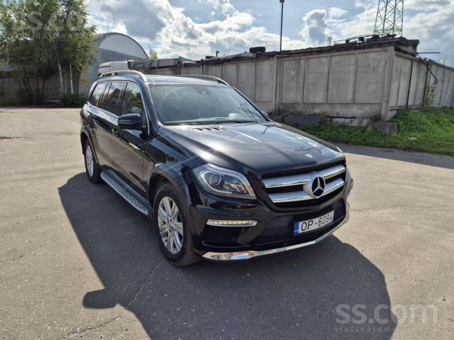 Черный Мерседес ГЛ 350 2013 в Рига, объемом двигателя 3.00 л и пробегом 269 тыс. км за 18990 €, фото 3 на AUTOMOTO.COM.LV