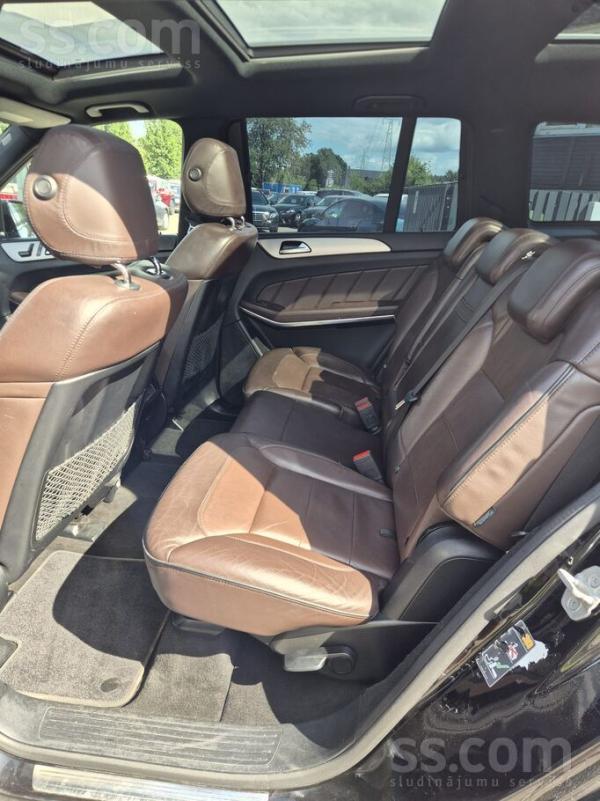 Melns Mercedes-Benz GL 350 2013 Rīga, ar dzinēja tilpumu 3.00 L un nobraukumu 269 tūkst. km par 18990 €, foto 10 vietnē AUTOMOTO.COM.LV