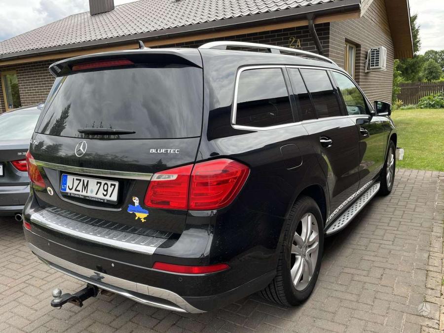 Melns Mercedes-Benz GL 350 2013 Kauņa, ar dzinēja tilpumu 3.00 L un nobraukumu 190 tūkst. km par 18800 €, foto 5 vietnē AUTOMOTO.COM.LV