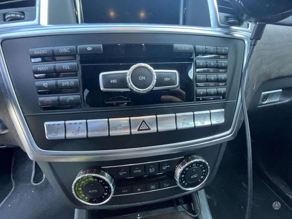 Melns Mercedes-Benz GL 350 2013 Kauņa, ar dzinēja tilpumu 3.00 L un nobraukumu 190 tūkst. km par 18800 €, foto 9 vietnē AUTOMOTO.COM.LV