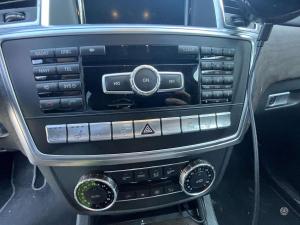Melns Mercedes-Benz GL 350 2013 Kauņa, ar dzinēja tilpumu 3.00 L un nobraukumu 190 tūkst. km par 18800 €, foto 10 vietnē AUTOMOTO.COM.LV