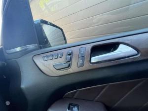 Melns Mercedes-Benz GL 350 2013 Kauņa, ar dzinēja tilpumu 3.00 L un nobraukumu 190 tūkst. km par 18800 €, foto 14 vietnē AUTOMOTO.COM.LV