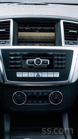 Black Mercedes-Benz GL 350 2013 in Riga, with an engine capacity of 3.00 L and mileage of 269 thousand km for 18990 €, photo 14 on AUTOMOTO.COM.LV