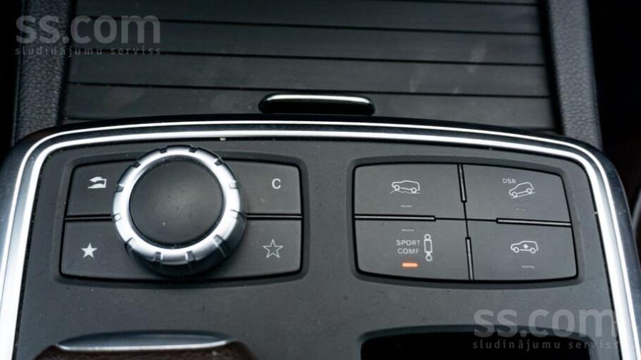 Black Mercedes-Benz GL 350 2013 in Riga, with an engine capacity of 3.00 L and mileage of 269 thousand km for 18990 €, photo 16 on AUTOMOTO.COM.LV