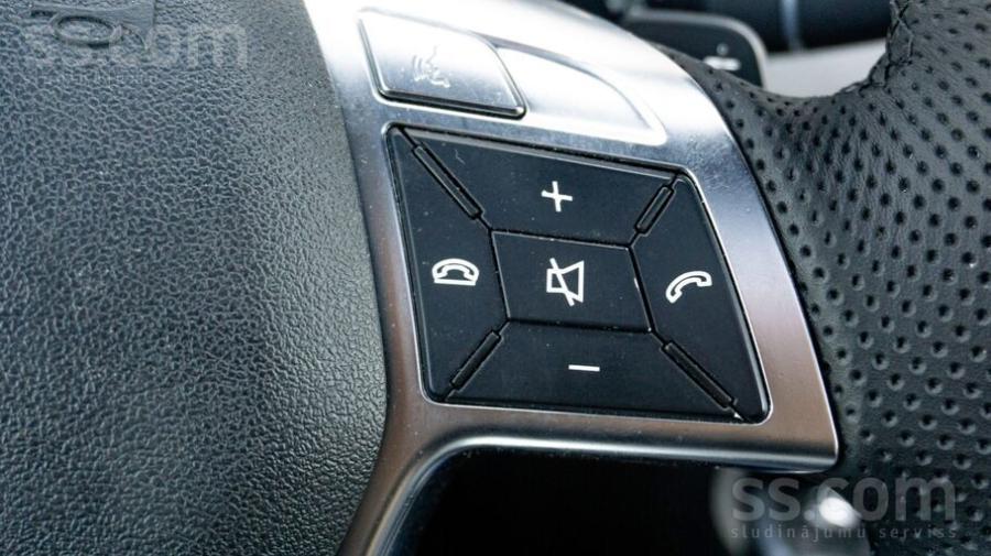 Black Mercedes-Benz GL 350 2013 in Riga, with an engine capacity of 3.00 L and mileage of 269 thousand km for 18990 €, photo 21 on AUTOMOTO.COM.LV