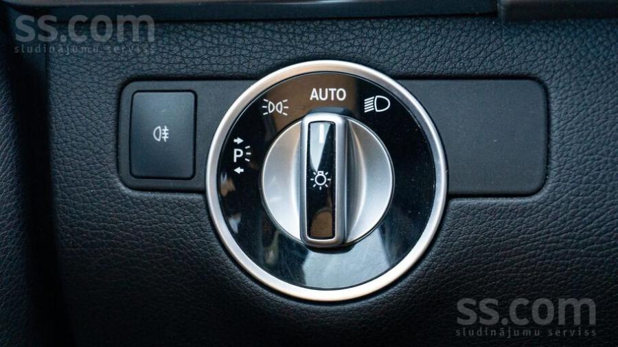 Black Mercedes-Benz GL 350 2013 in Riga, with an engine capacity of 3.00 L and mileage of 269 thousand km for 18990 €, photo 25 on AUTOMOTO.COM.LV