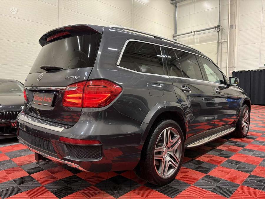 Melns Mercedes-Benz GL 350 2013 Viļņa, ar dzinēja tilpumu 2.99 L un nobraukumu 101 tūkst. km par 22500 €, foto 5 vietnē AUTOMOTO.COM.LV