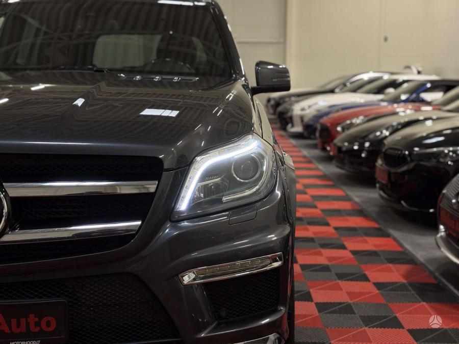 Melns Mercedes-Benz GL 350 2013 Viļņa, ar dzinēja tilpumu 2.99 L un nobraukumu 101 tūkst. km par 22500 €, foto 8 vietnē AUTOMOTO.COM.LV