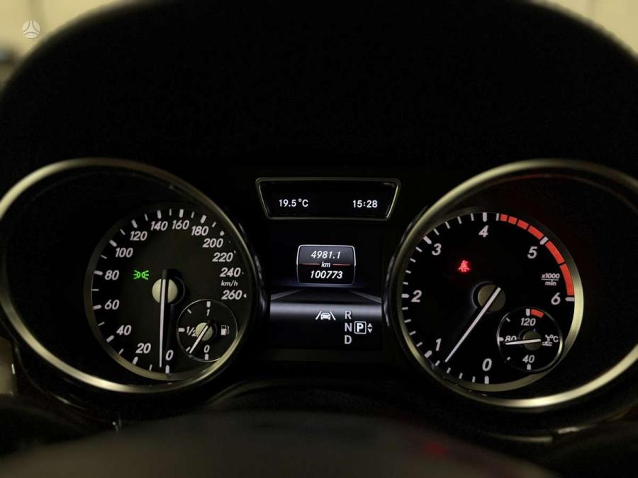 Melns Mercedes-Benz GL 350 2013 Viļņa, ar dzinēja tilpumu 2.99 L un nobraukumu 101 tūkst. km par 22500 €, foto 23 vietnē AUTOMOTO.COM.LV