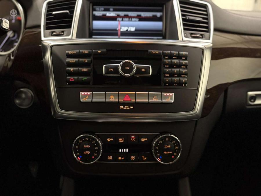 Melns Mercedes-Benz GL 350 2013 Viļņa, ar dzinēja tilpumu 2.99 L un nobraukumu 101 tūkst. km par 22500 €, foto 26 vietnē AUTOMOTO.COM.LV