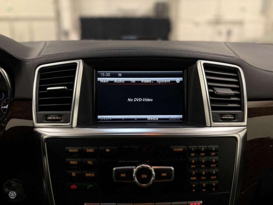 Melns Mercedes-Benz GL 350 2013 Viļņa, ar dzinēja tilpumu 2.99 L un nobraukumu 101 tūkst. km par 22500 €, foto 27 vietnē AUTOMOTO.COM.LV