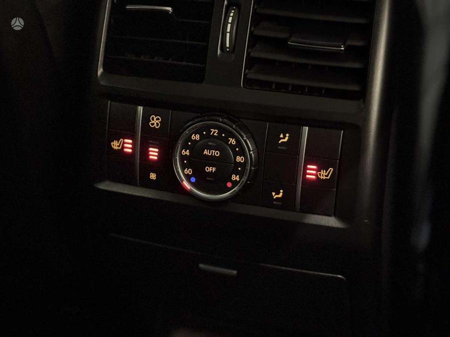 Melns Mercedes-Benz GL 350 2013 Viļņa, ar dzinēja tilpumu 2.99 L un nobraukumu 101 tūkst. km par 22500 €, foto 31 vietnē AUTOMOTO.COM.LV