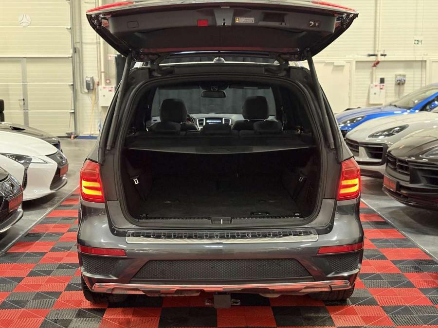 Melns Mercedes-Benz GL 350 2013 Viļņa, ar dzinēja tilpumu 2.99 L un nobraukumu 101 tūkst. km par 22500 €, foto 34 vietnē AUTOMOTO.COM.LV