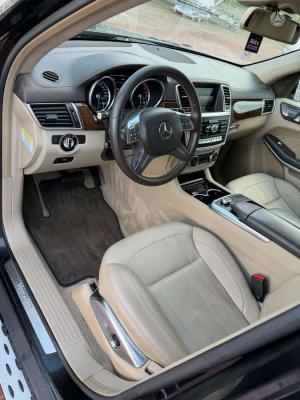 Black Mercedes-Benz GL 350 2013 in Klaipeda, with an engine capacity of 3.00 L and mileage of 241 thousand km for 18500 €, photo 3 on AUTOMOTO.COM.LV