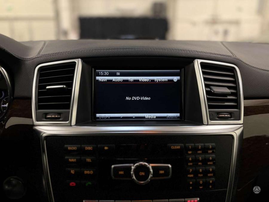 Melns Mercedes-Benz GL 350 2013 Viļņa, ar dzinēja tilpumu 2.99 L un nobraukumu 101 tūkst. km par 22290 €, foto 27 vietnē AUTOMOTO.COM.LV