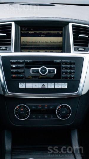 Melns Mercedes-Benz GL 350 2013 Rīga, ar dzinēja tilpumu 3.00 L un nobraukumu 269 tūkst. km par 17590 €, foto 13 vietnē AUTOMOTO.COM.LV