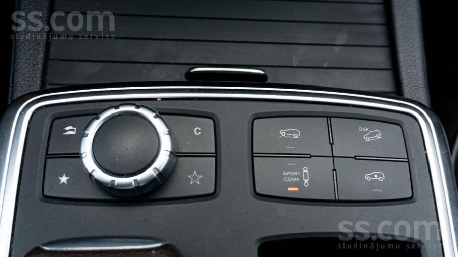 Melns Mercedes-Benz GL 350 2013 Rīga, ar dzinēja tilpumu 3.00 L un nobraukumu 269 tūkst. km par 17590 €, foto 15 vietnē AUTOMOTO.COM.LV