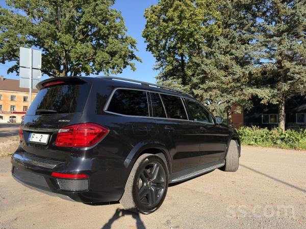 Черный Мерседес ГЛ 350 2013 в Рига, объемом двигателя 3.50 л и пробегом 214 тыс. км за 19950 €, фото 4 на AUTOMOTO.COM.LV