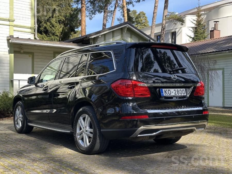 Black Mercedes-Benz GL 350 2014 in Jurmala, with an engine capacity of 3.00 L and mileage of 0 thousand km for 18400 €, photo 4 on AUTOMOTO.COM.LV