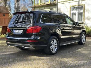 Black Mercedes-Benz GL 350 2014 in Jurmala, with an engine capacity of 3.00 L and mileage of 0 thousand km for 18400 €, photo 5 on AUTOMOTO.COM.LV