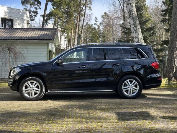 Black Mercedes-Benz GL 350 2014 in Jurmala, with an engine capacity of 3.00 L and mileage of 0 thousand km for 18400 €, photo 5 on AUTOMOTO.COM.LV