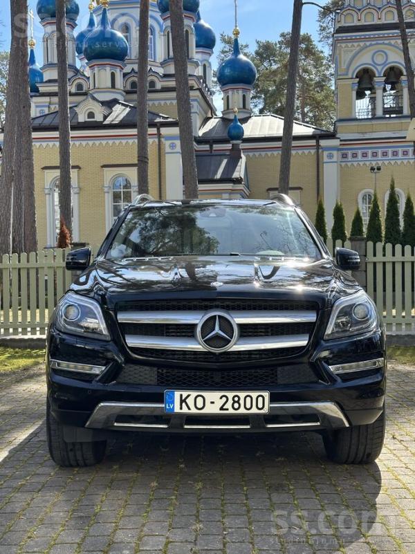 Black Mercedes-Benz GL 350 2014 in Jurmala, with an engine capacity of 3.00 L and mileage of 0 thousand km for 18400 €, photo 7 on AUTOMOTO.COM.LV
